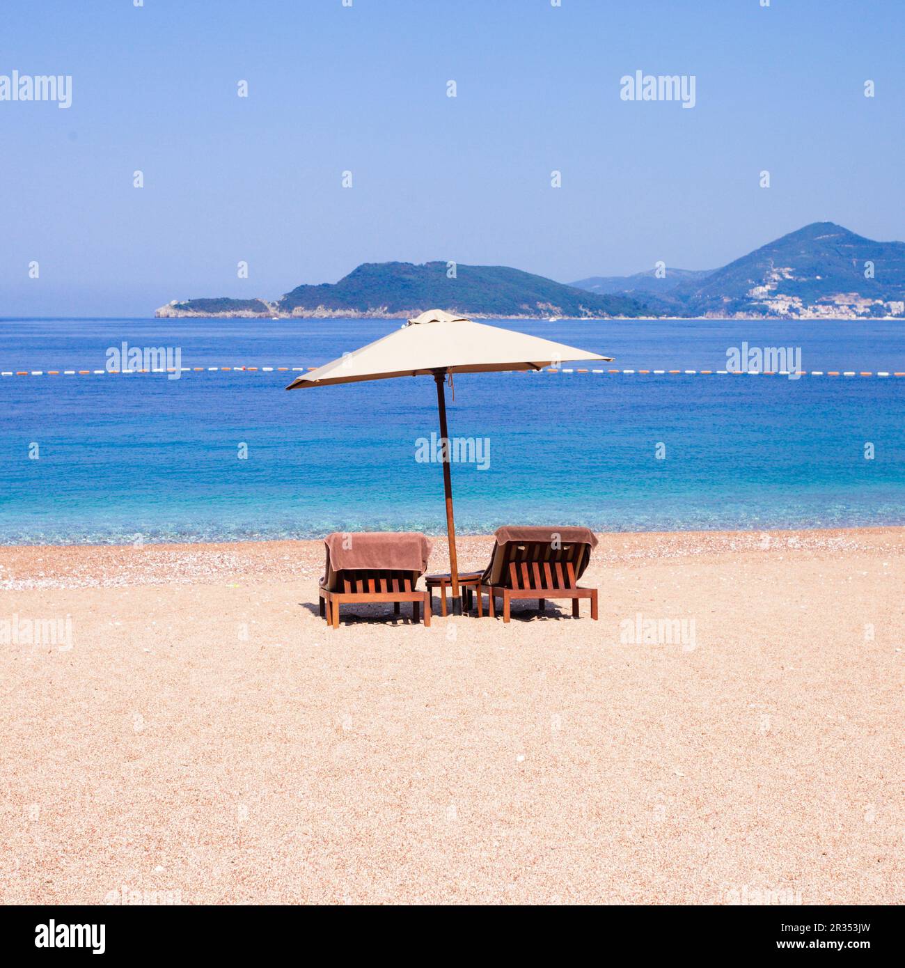 Luxury beach hi-res stock photography and images - Alamy