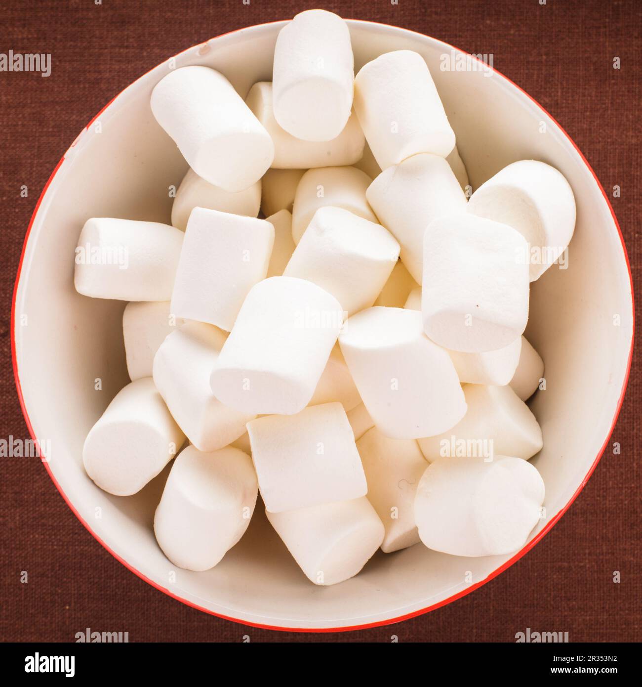 Cook marshmallows hi-res stock photography and images - Alamy
