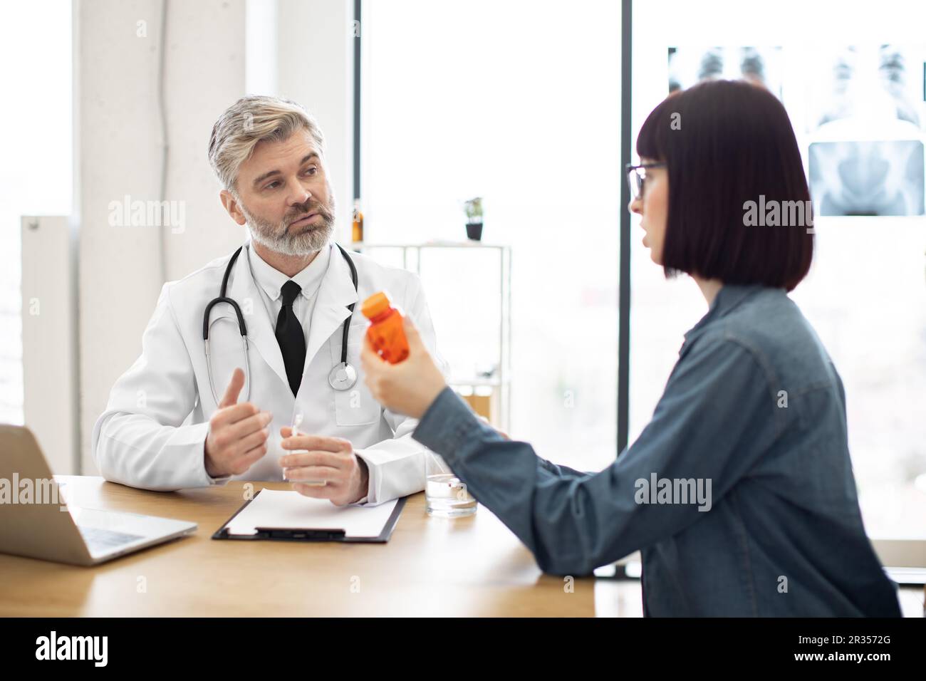 Visit doctor medications patient hi-res stock photography and images ...