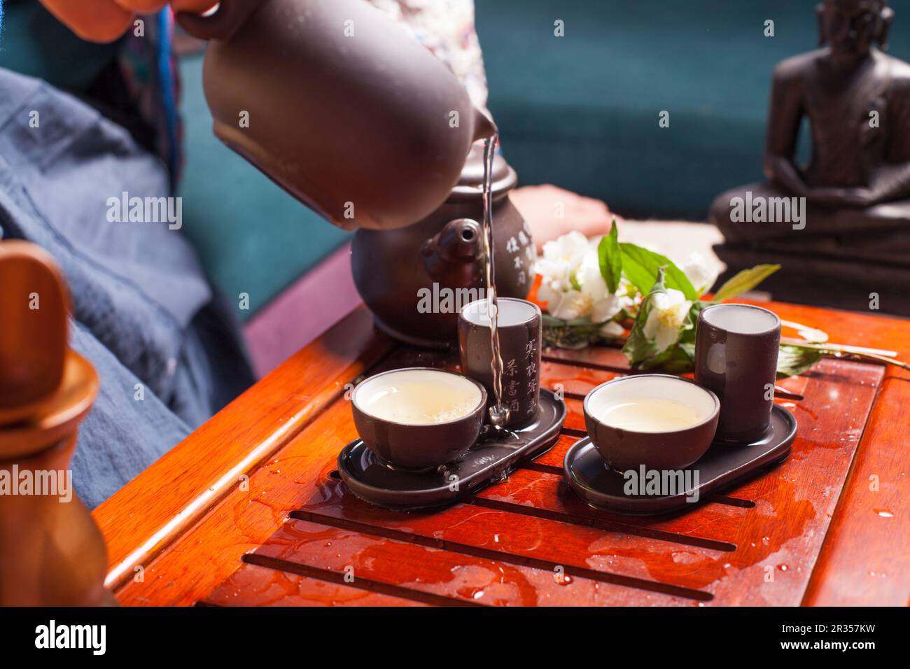 Tea pouring ceremony hi-res stock photography and images - Alamy