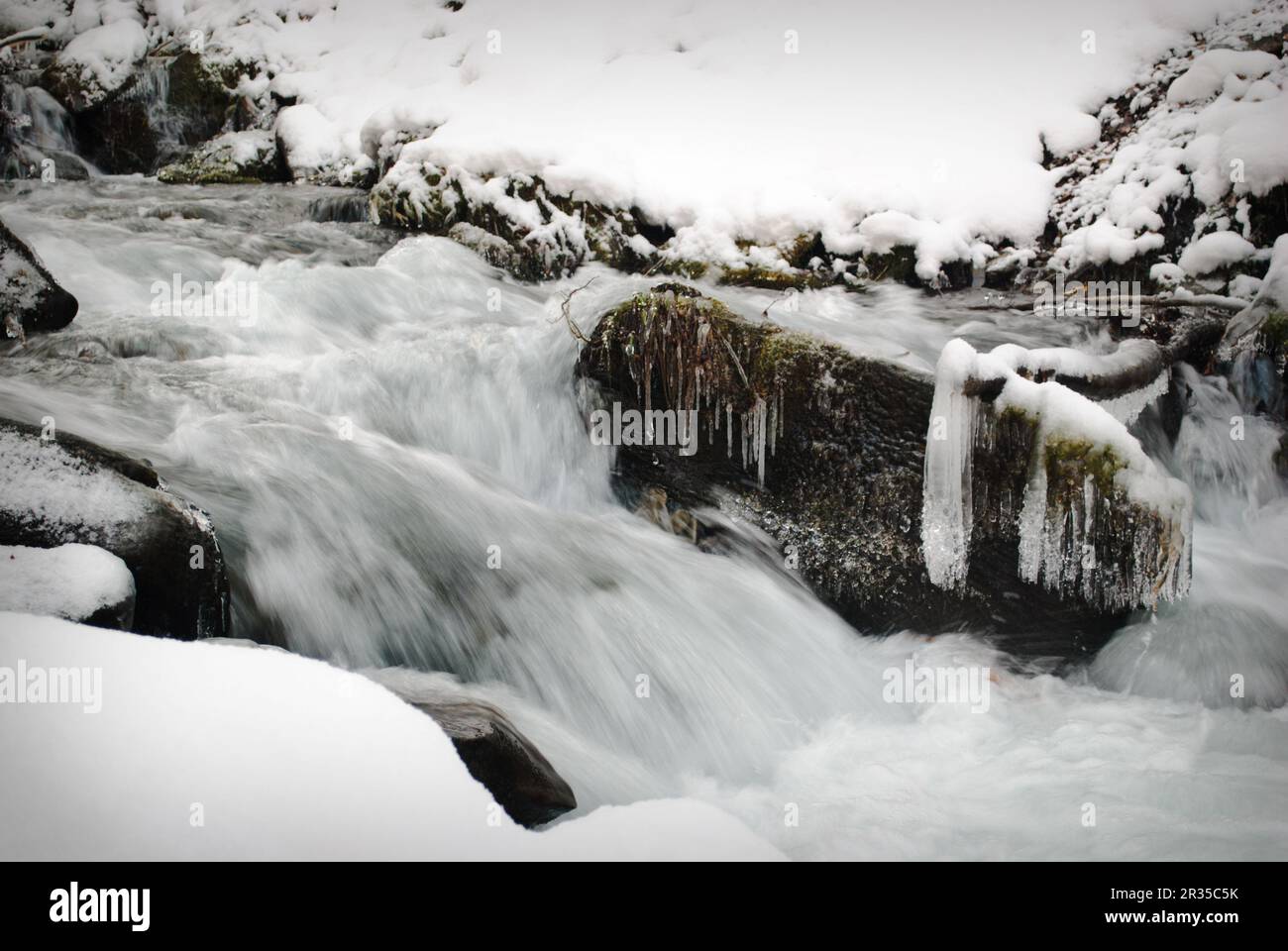Icy mountain river hi-res stock photography and images - Alamy
