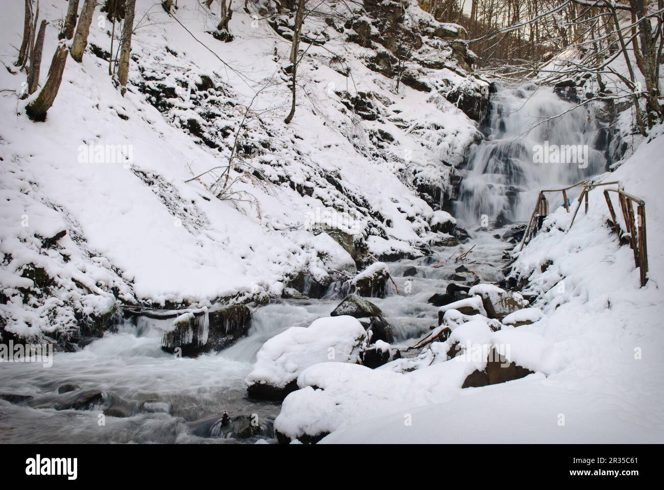 Fresh cold water waterfall hi-res stock photography and images - Alamy