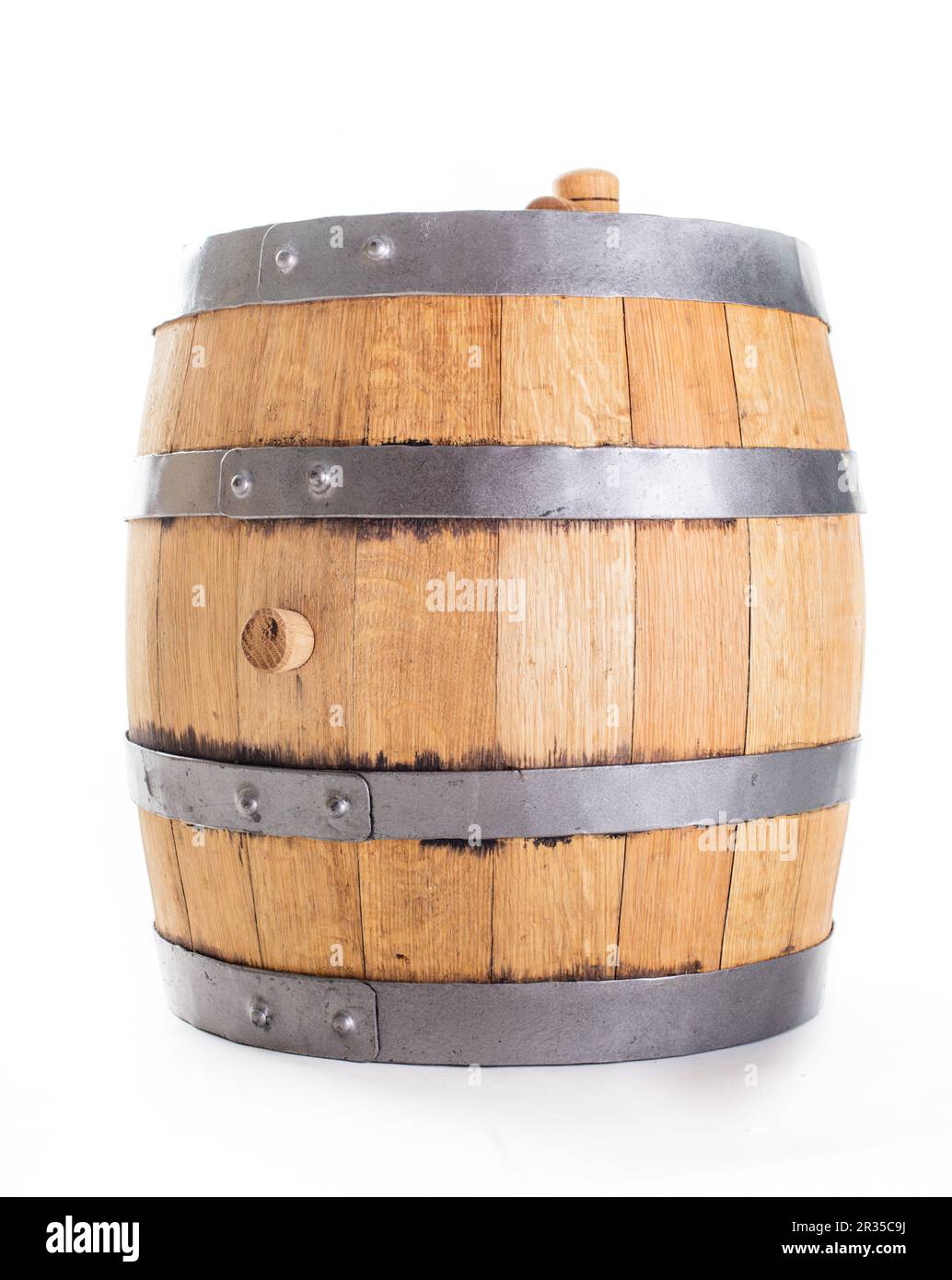 Wooden barrel for wine Stock Photo - Alamy