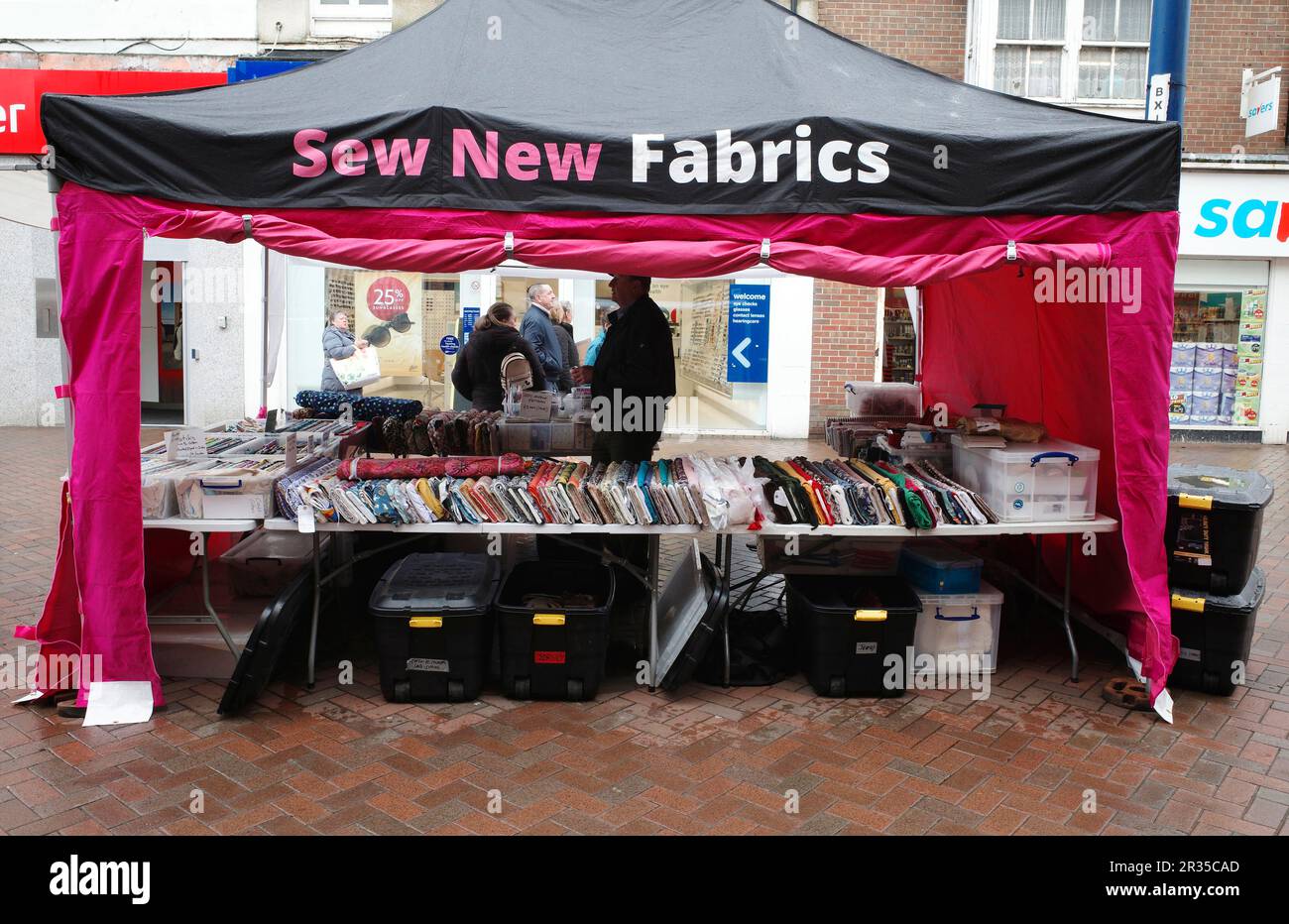 How to sew hi-res stock photography and images - Alamy