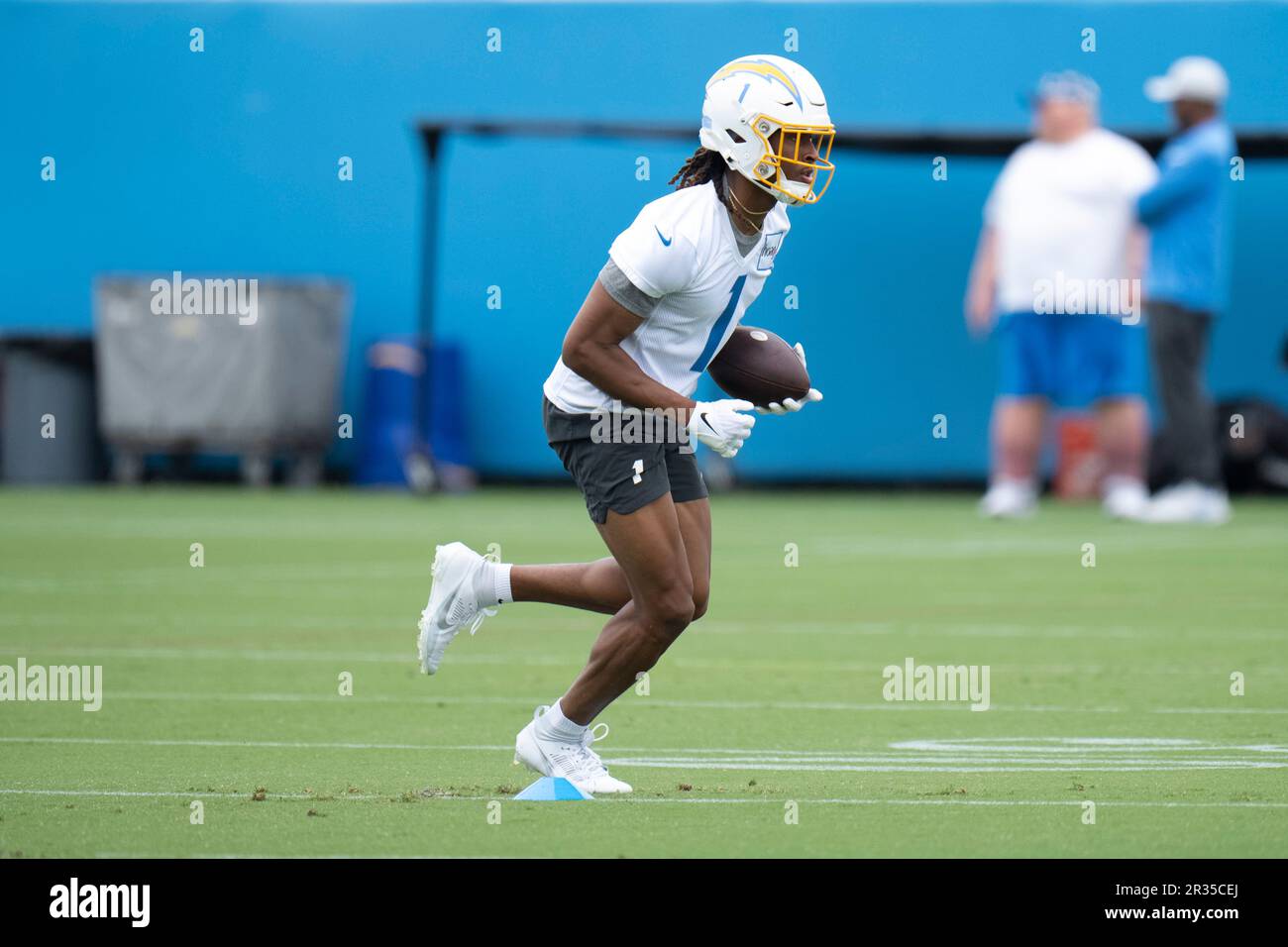 Los Angeles Chargers wide receiver Quentin Johnston (1) runs a drill ...