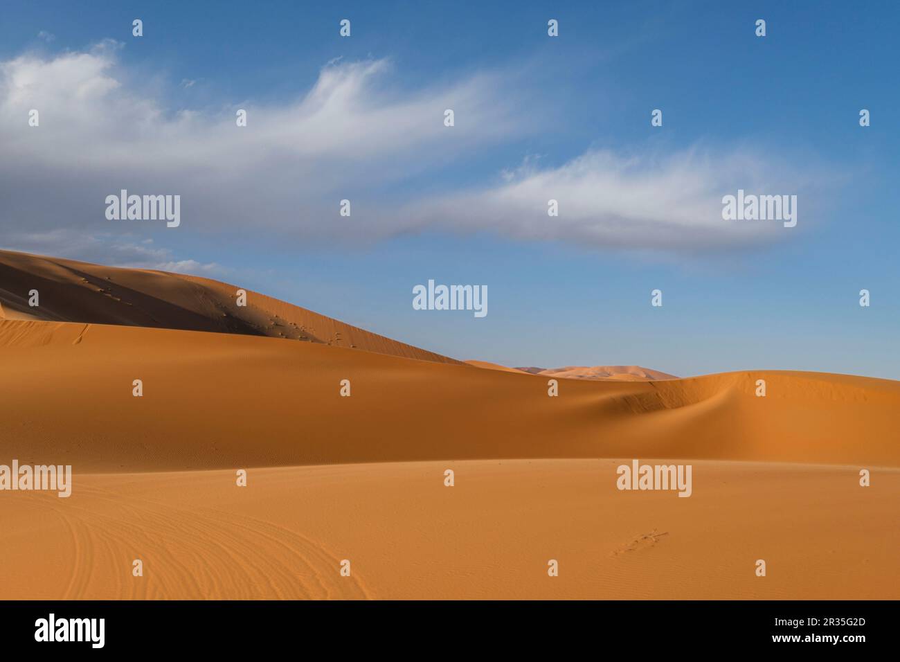 Desierto de chebbi hi-res stock photography and images - Alamy