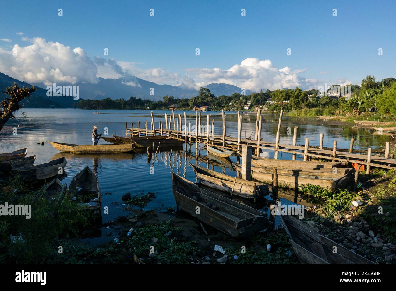 Lago atitlan en guatemala hi-res stock photography and images - Alamy