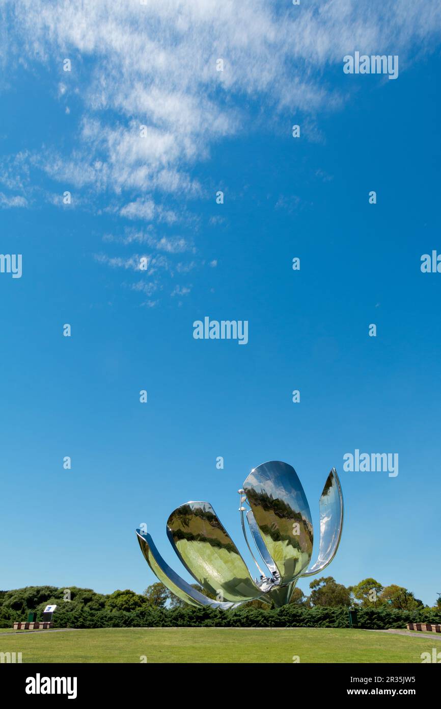 Floralis hi-res stock photography and images - Alamy