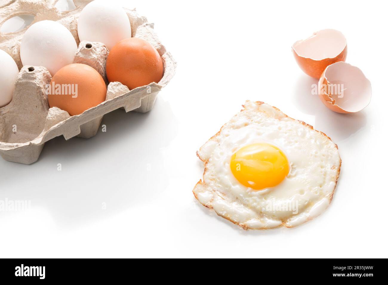 Egg shells dish hi-res stock photography and images - Alamy