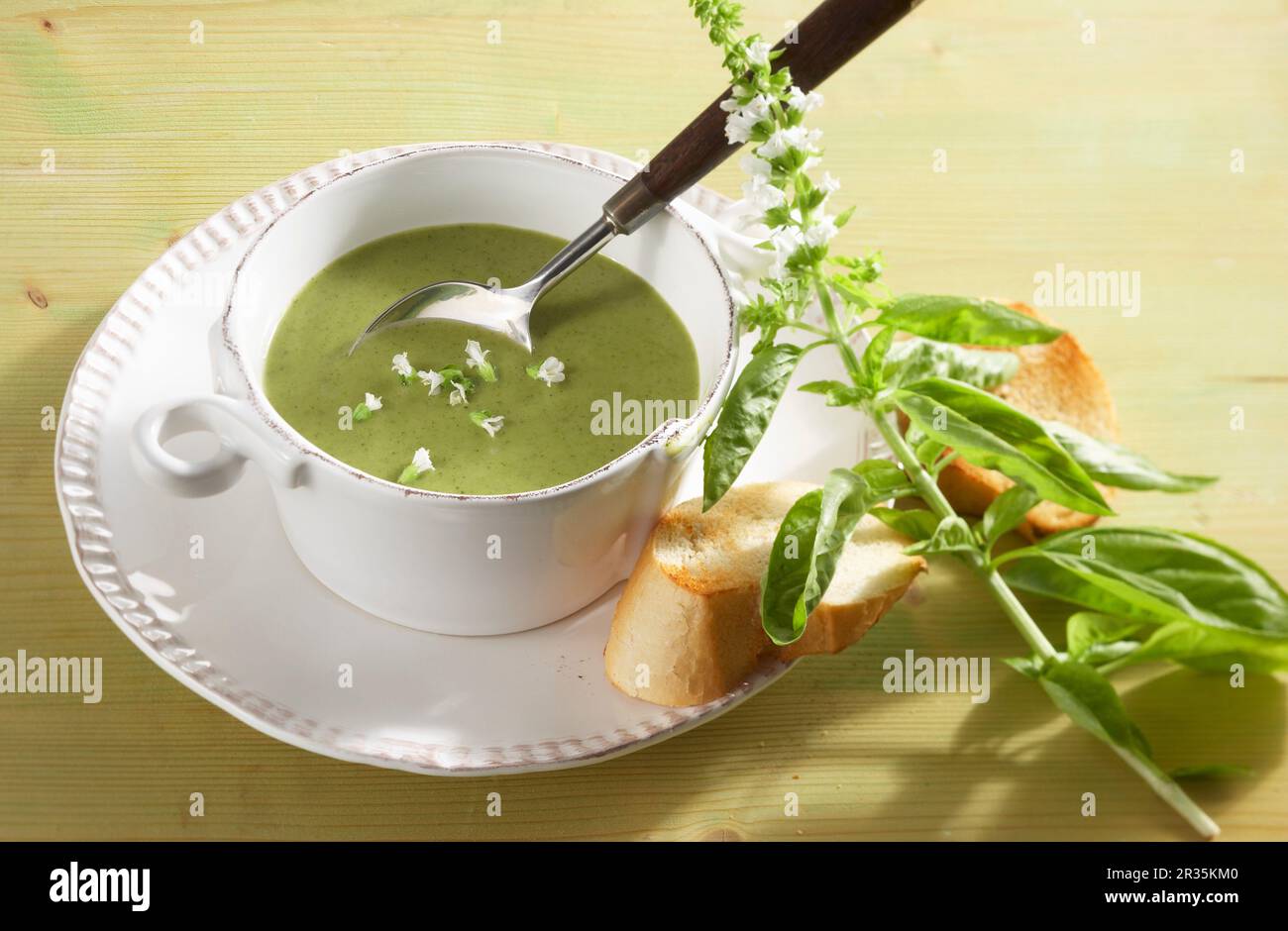 Broccoli and basil soup Stock Photo - Alamy
