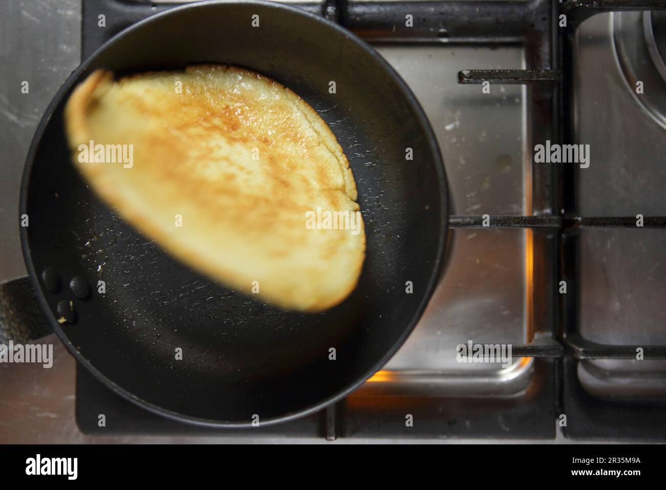 Turn turning turned hi-res stock photography and images - Alamy