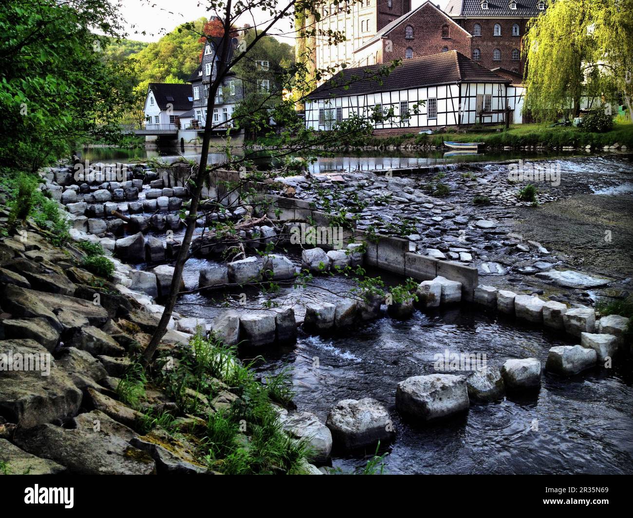 Large weir river hi-res stock photography and images - Alamy