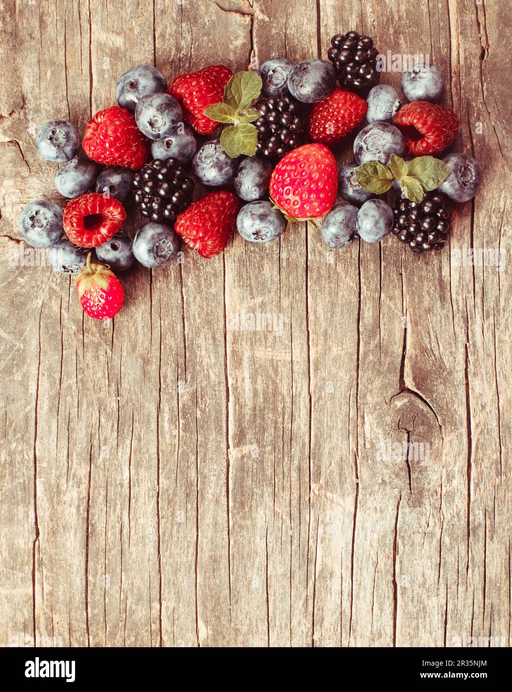 Ripe berries mint close hi-res stock photography and images - Alamy