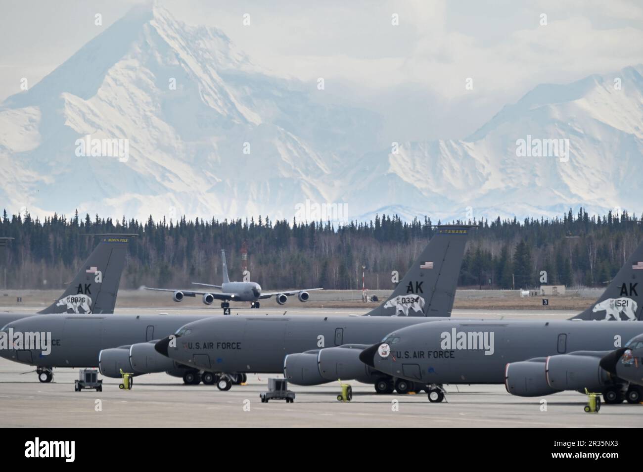 A KC-135R Stratotanker, assigned to the Utah Air National Guard 151st ...