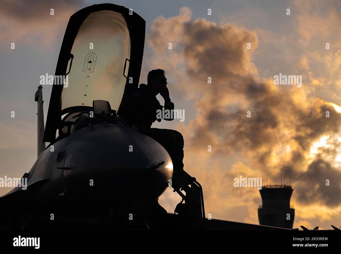 A U.S. Air Force F-16 Fighting Falcon pilot with the 93rd Fighter ...