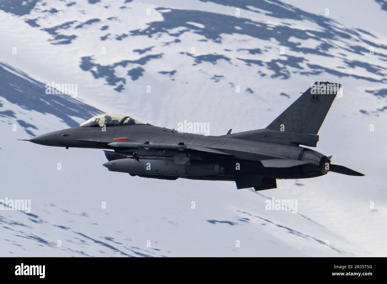 A U.S Air Force F-16 Fighting Falcon assigned to the 422nd Test and ...