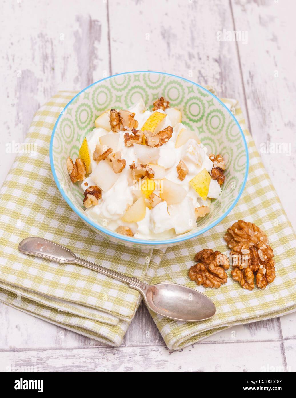 Walnuts cottage cheese hi-res stock photography and images - Alamy
