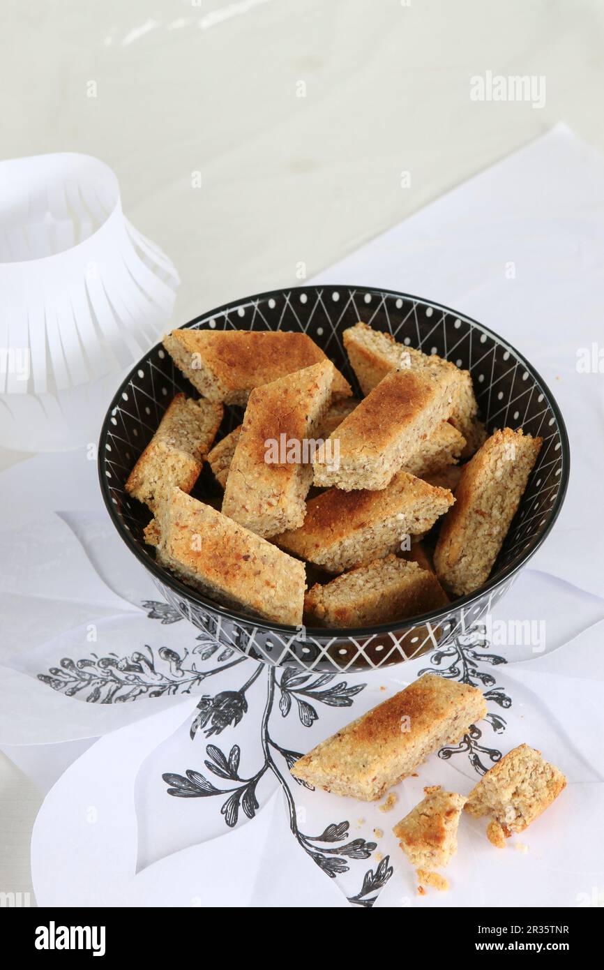 Diamond shaped dish hi-res stock photography and images - Alamy
