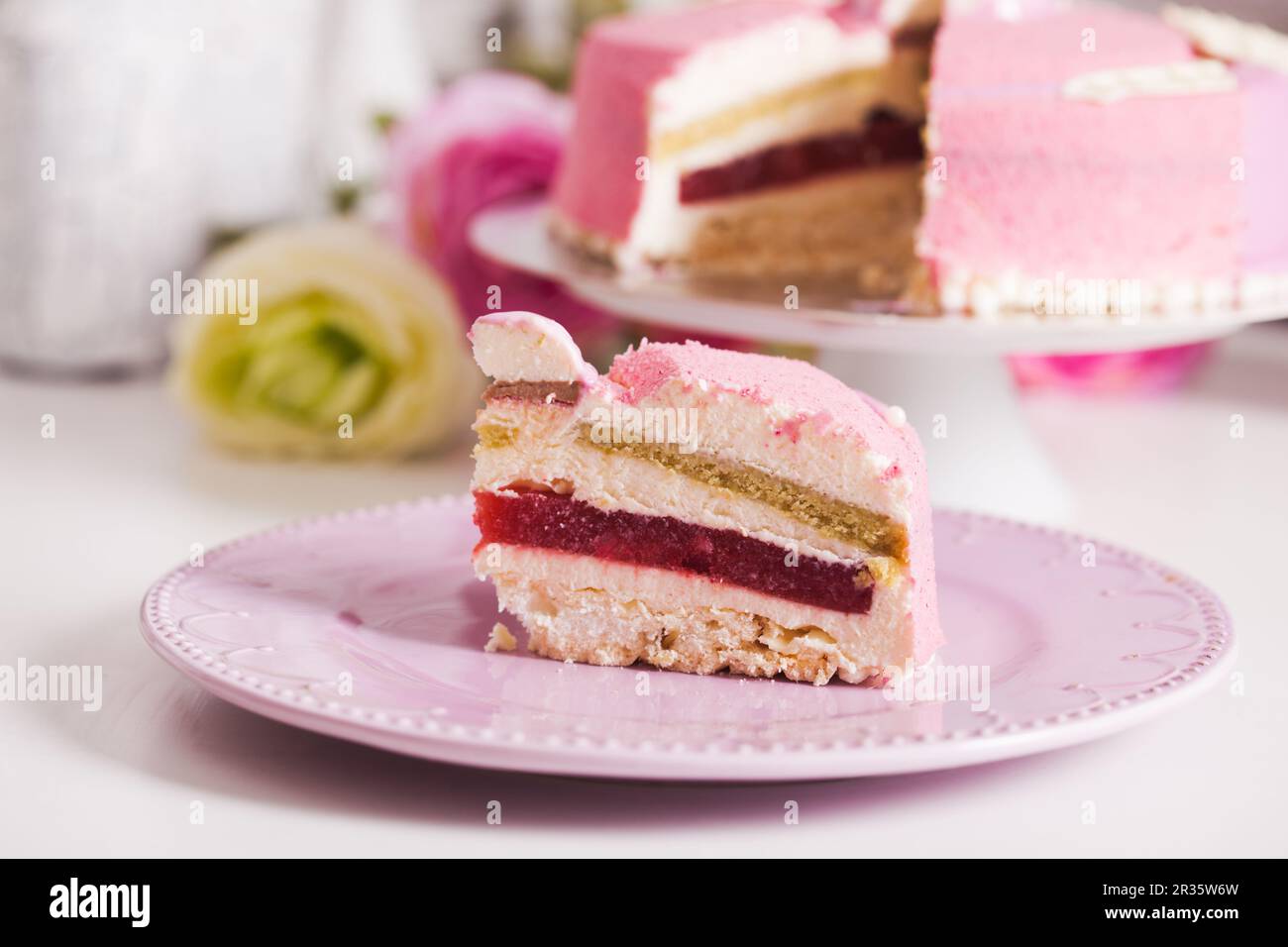 French cake hi-res stock photography and images - Alamy