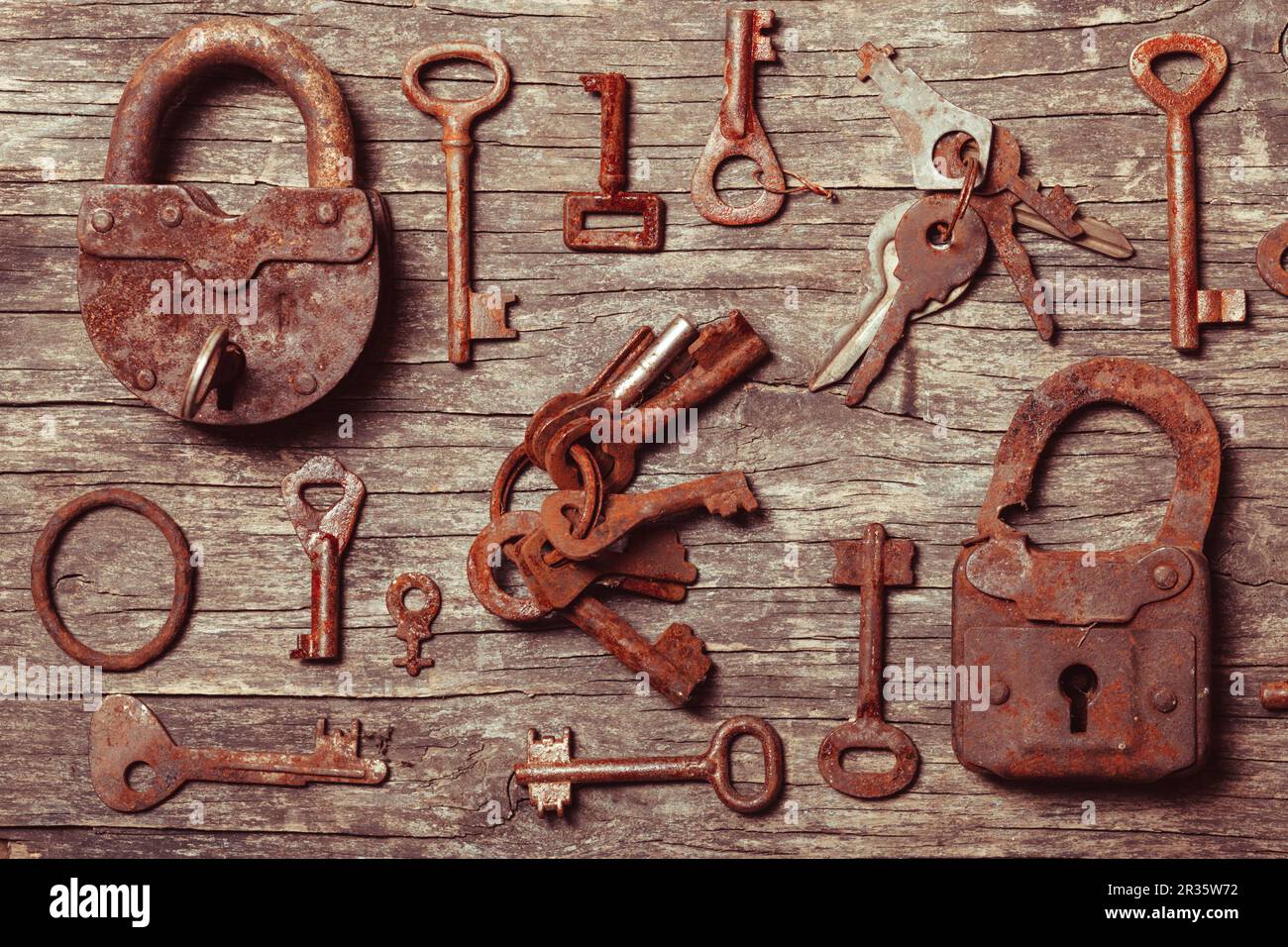 The old keys Stock Photo - Alamy