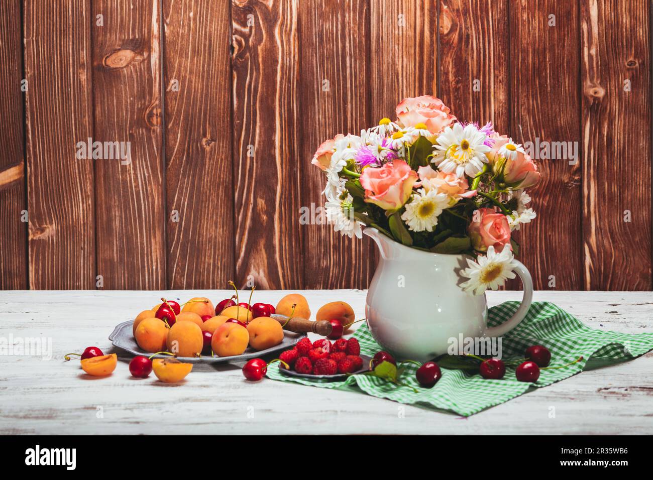 Summer still life Stock Photo - Alamy