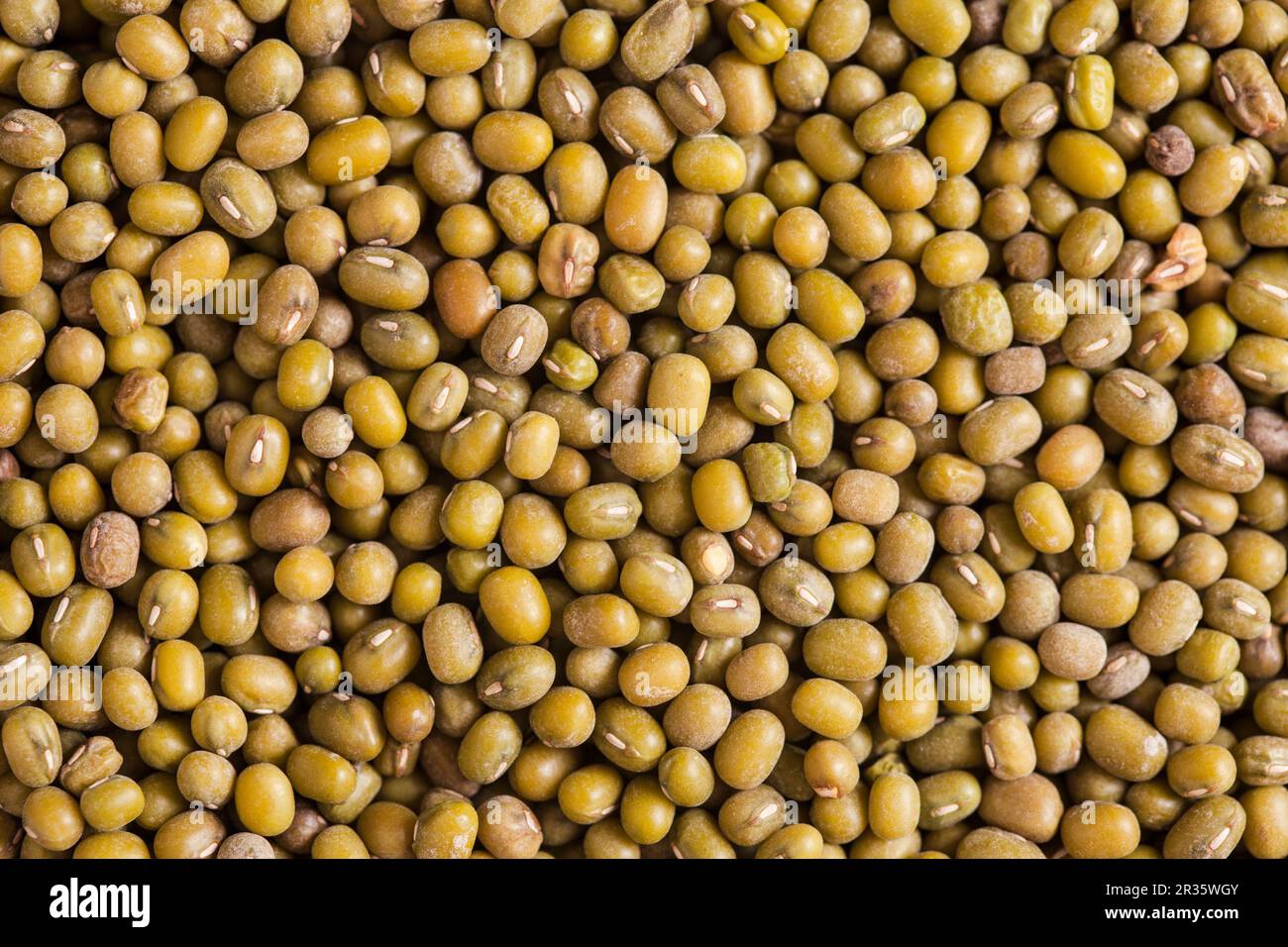 Mung beans pile hi-res stock photography and images - Alamy