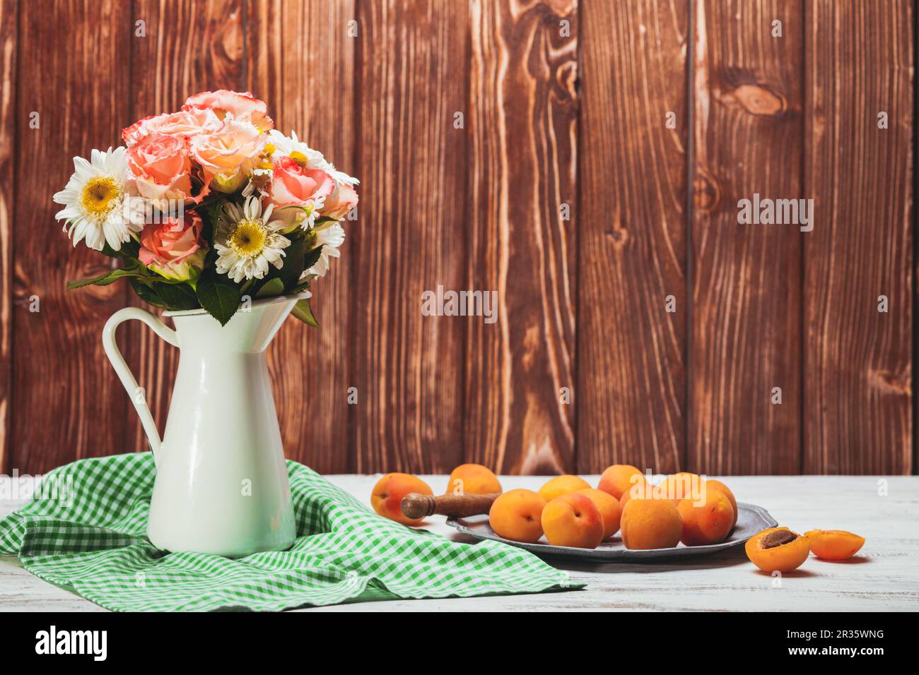 Summer still life Stock Photo - Alamy