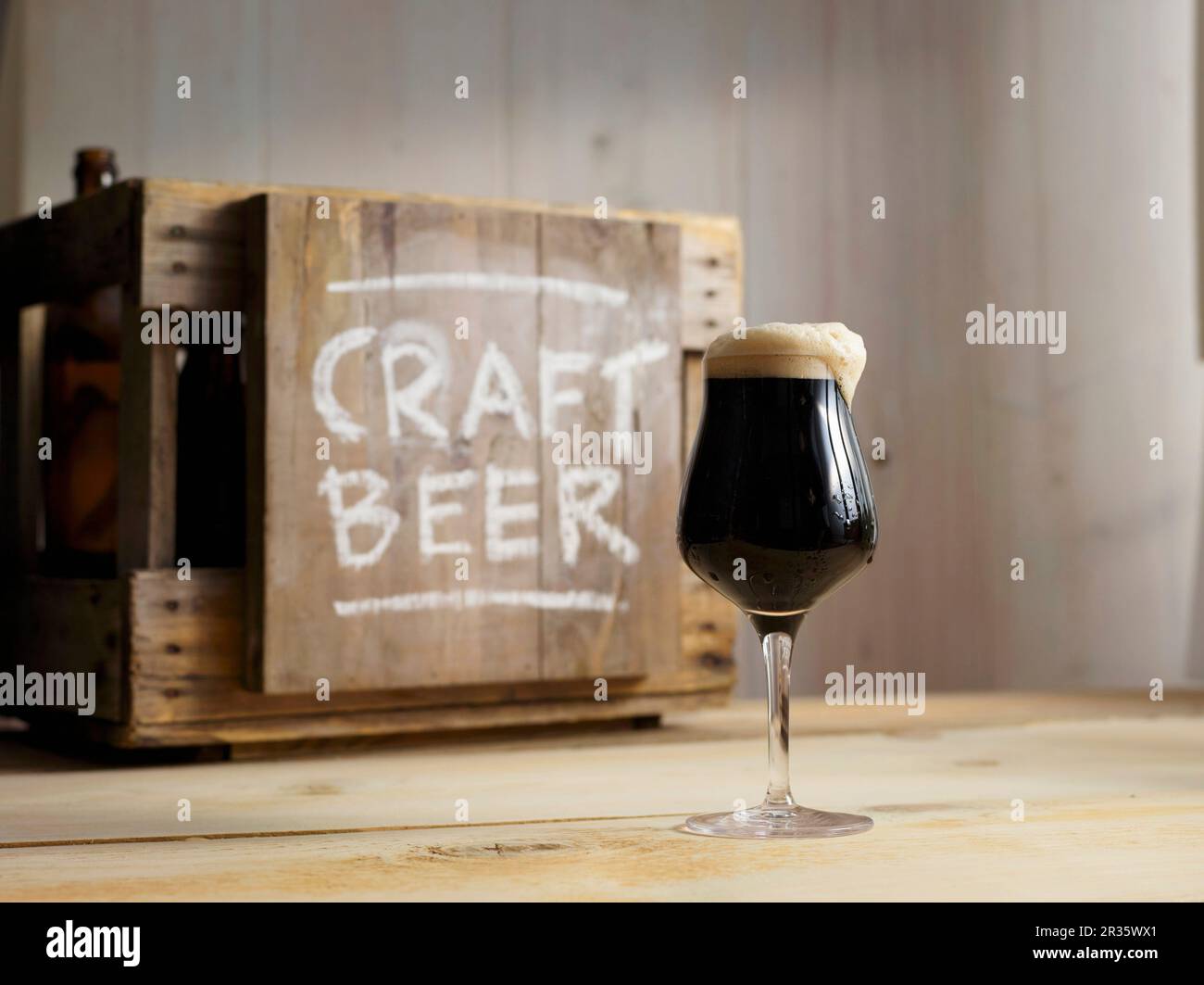 A glass of IPA (Indian Pale Ale) craft beer Stock Photo - Alamy