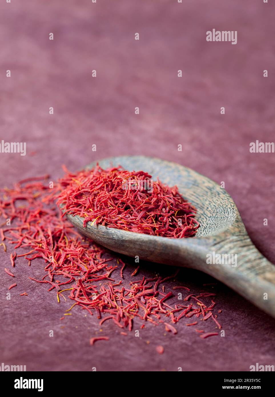 Saffron strands hi-res stock photography and images - Alamy