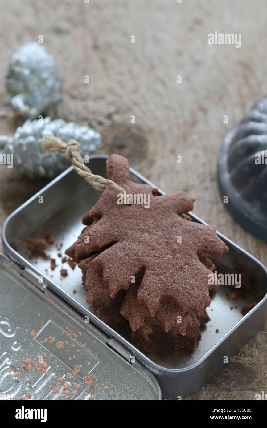 Gluten-free, leaf-shaped shortbread biscuits as decorations Stock Photo ...
