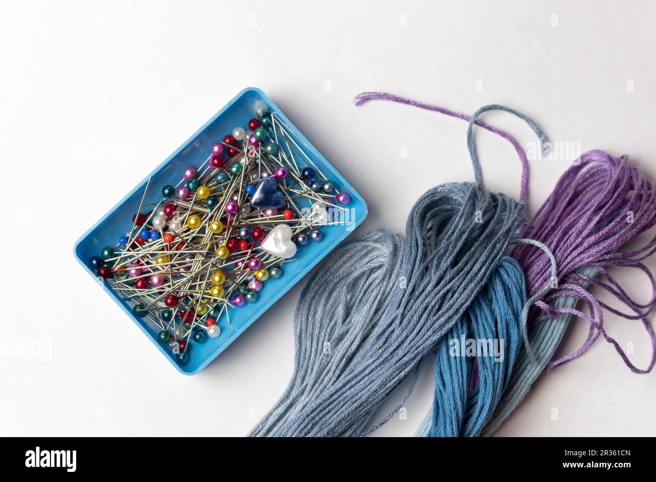 Plastic head pins for sewing hi-res stock photography and images - Alamy