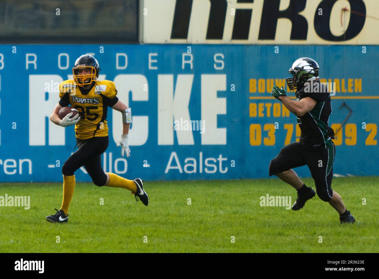Angels stadium hi-res stock photography and images - Alamy