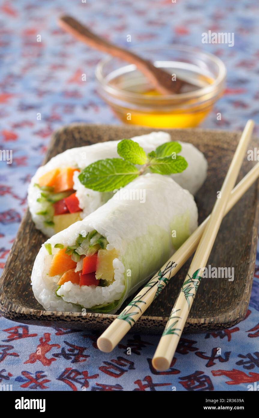Rice rolls hi-res stock photography and images - Alamy