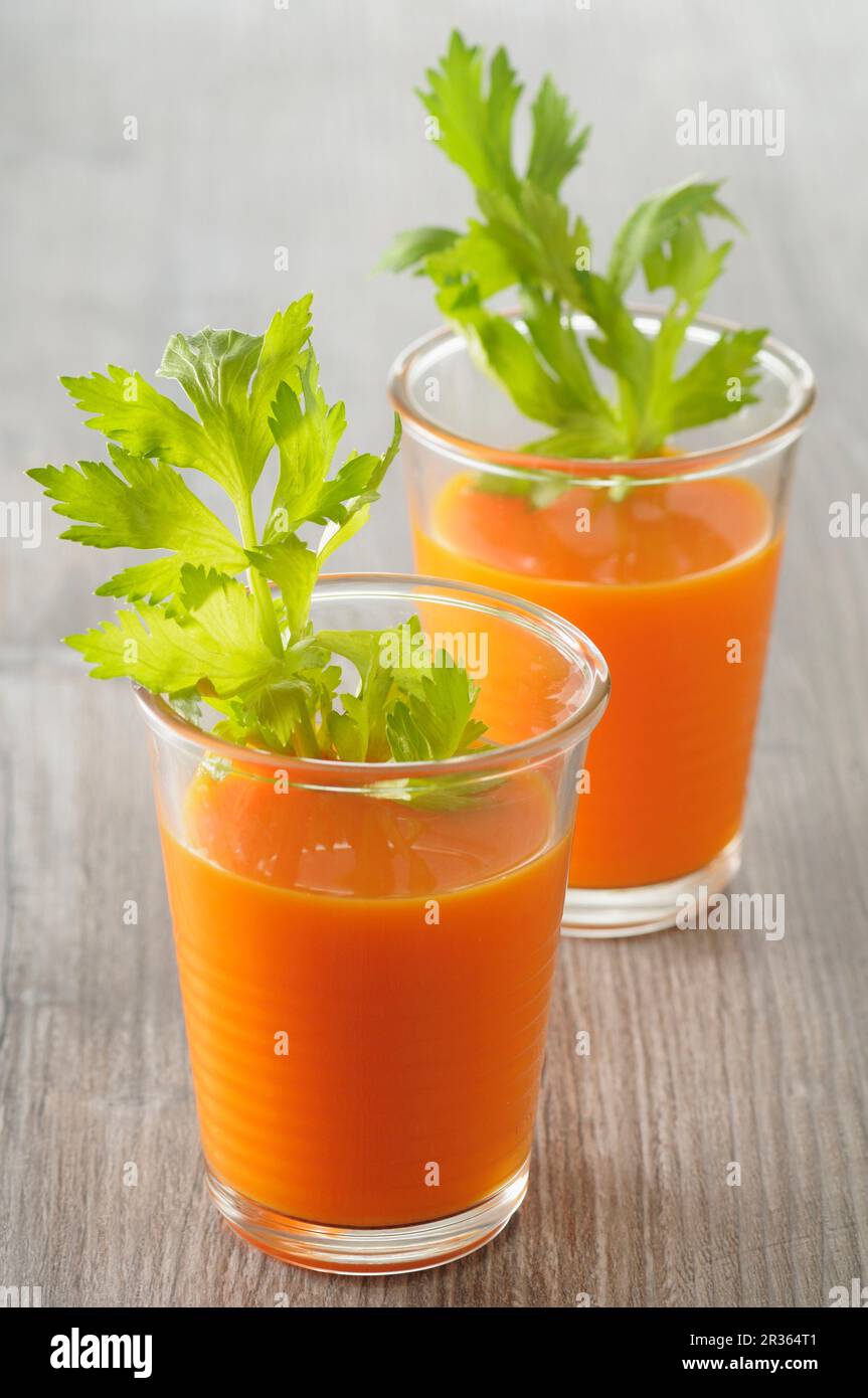 Two glasses of juice hi-res stock photography and images - Alamy