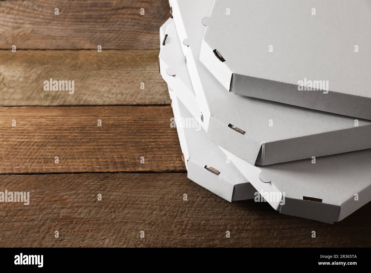 Empty pizza boxes hi-res stock photography and images - Alamy