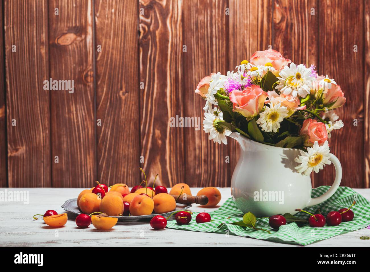 Summer still life Stock Photo - Alamy