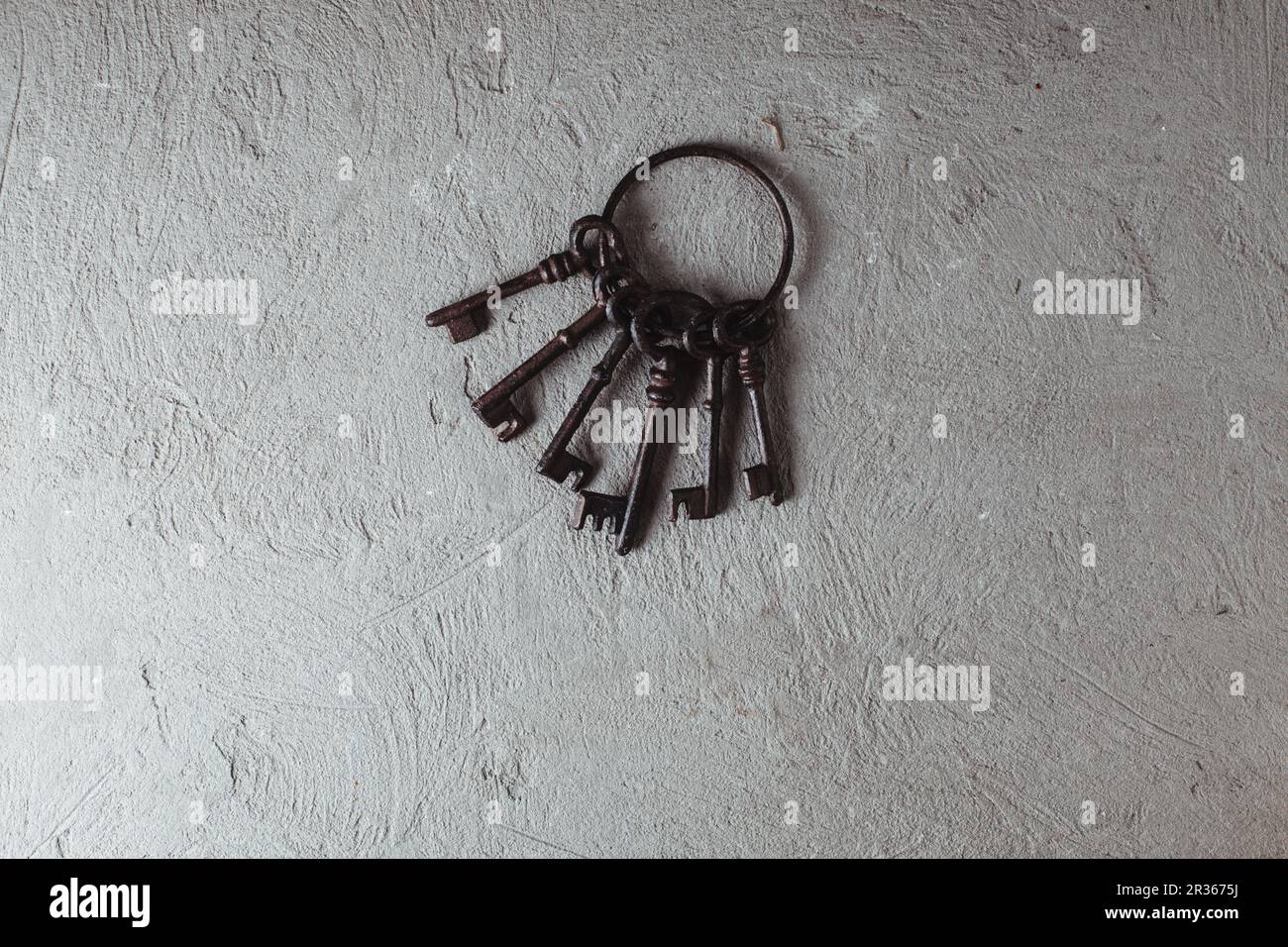 Vintage keys on ring Stock Photo - Alamy