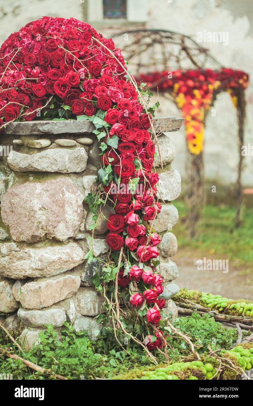 Flower pebble art hi-res stock photography and images - Alamy