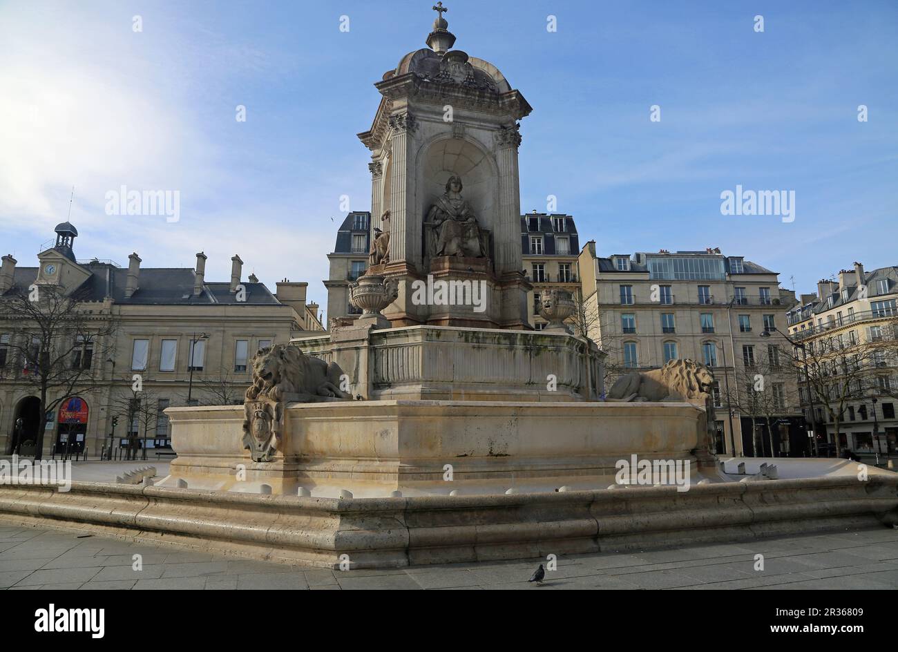 Fountain of saint sulpice hi-res stock photography and images - Alamy
