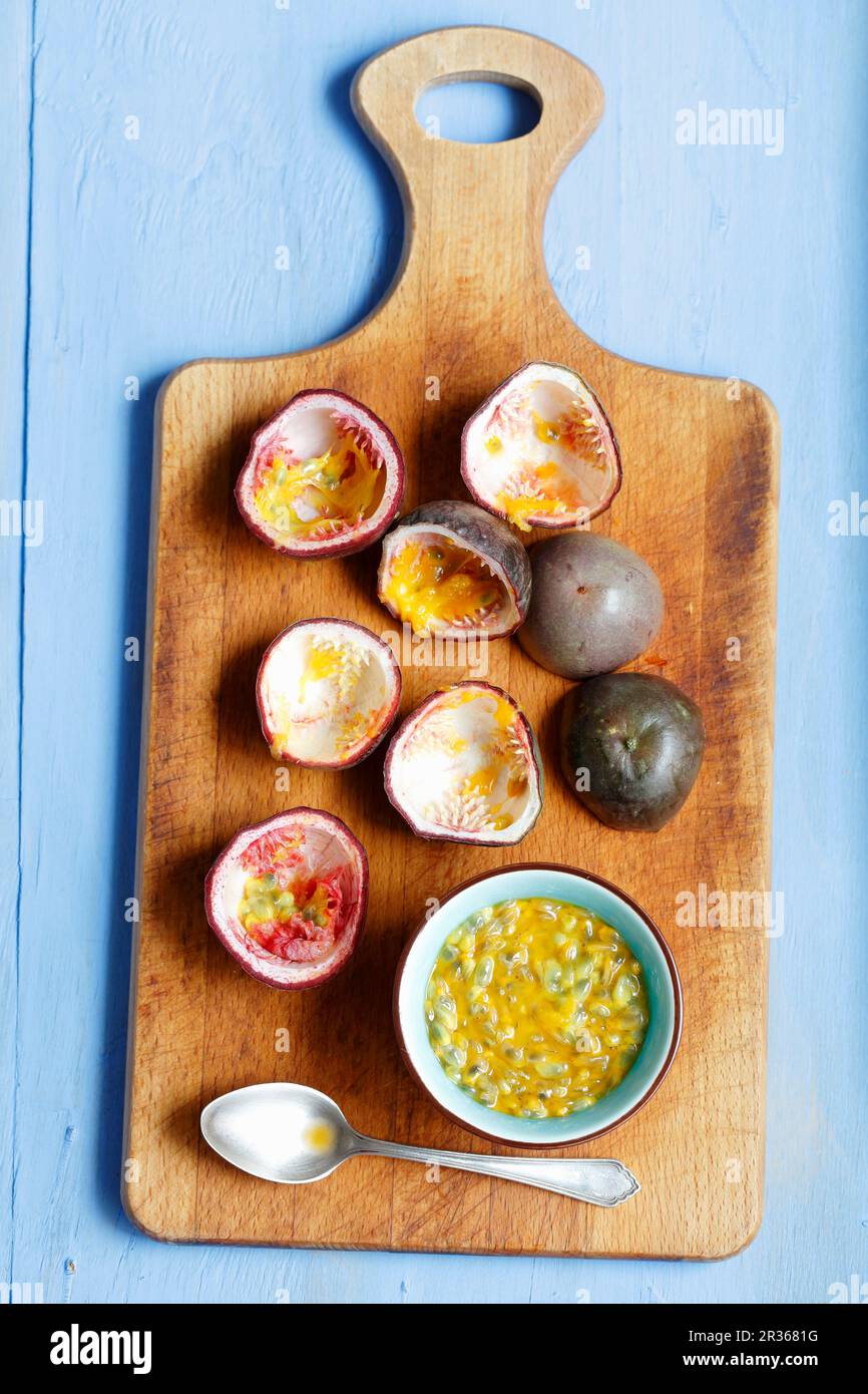 Passion fruit shells hi-res stock photography and images - Alamy