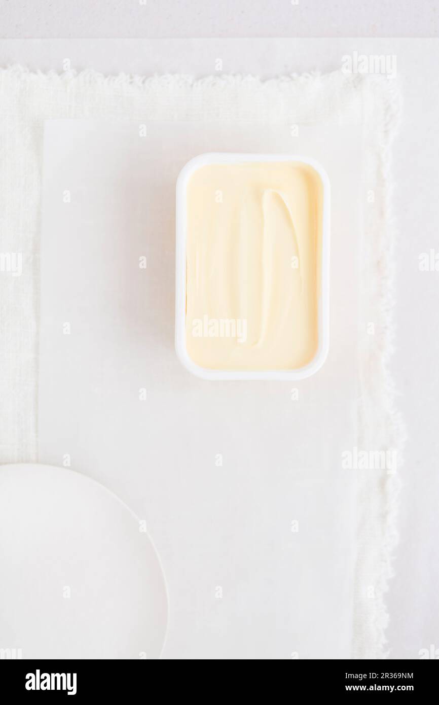 A plastic tub of margarine Stock Photo - Alamy