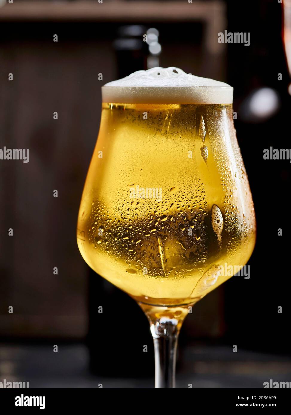 Dripping beer hi-res stock photography and images - Alamy