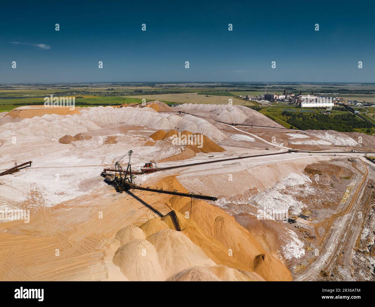 Spreader and belt stacker for transportation sand and gravel Stock ...