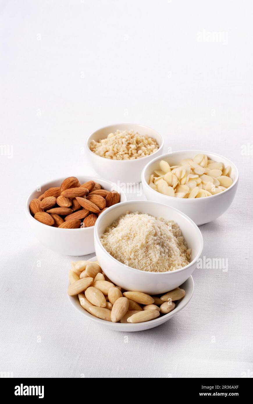 Flaked almond hi-res stock photography and images - Alamy