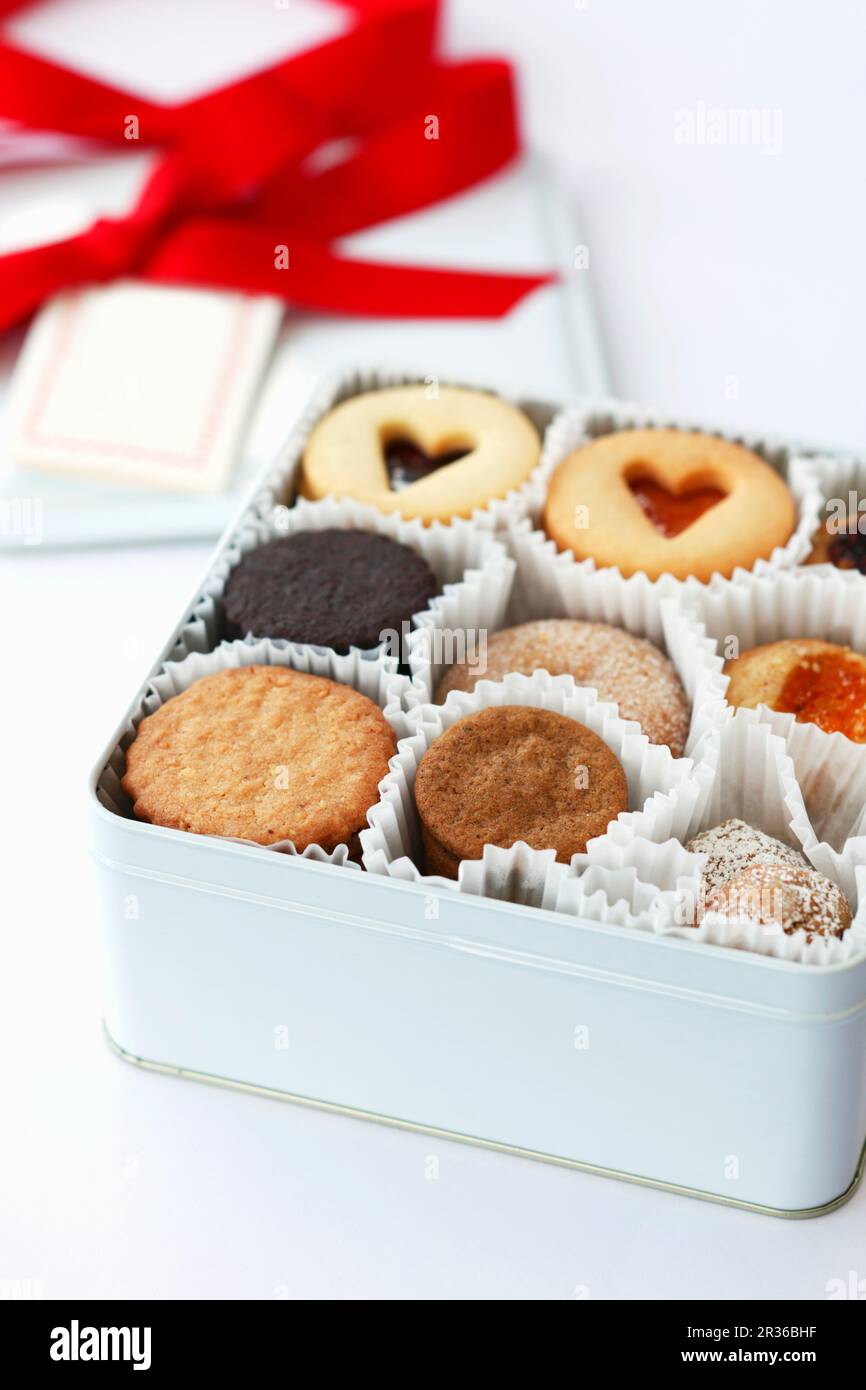 A white gift box with various cookies and Linz sandwich biscuits Stock ...