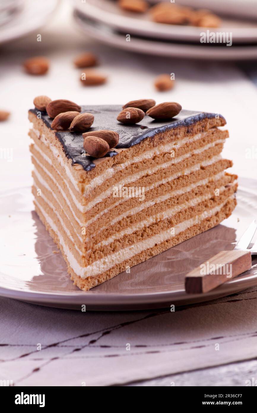 Toffee layer cake hi-res stock photography and images - Alamy
