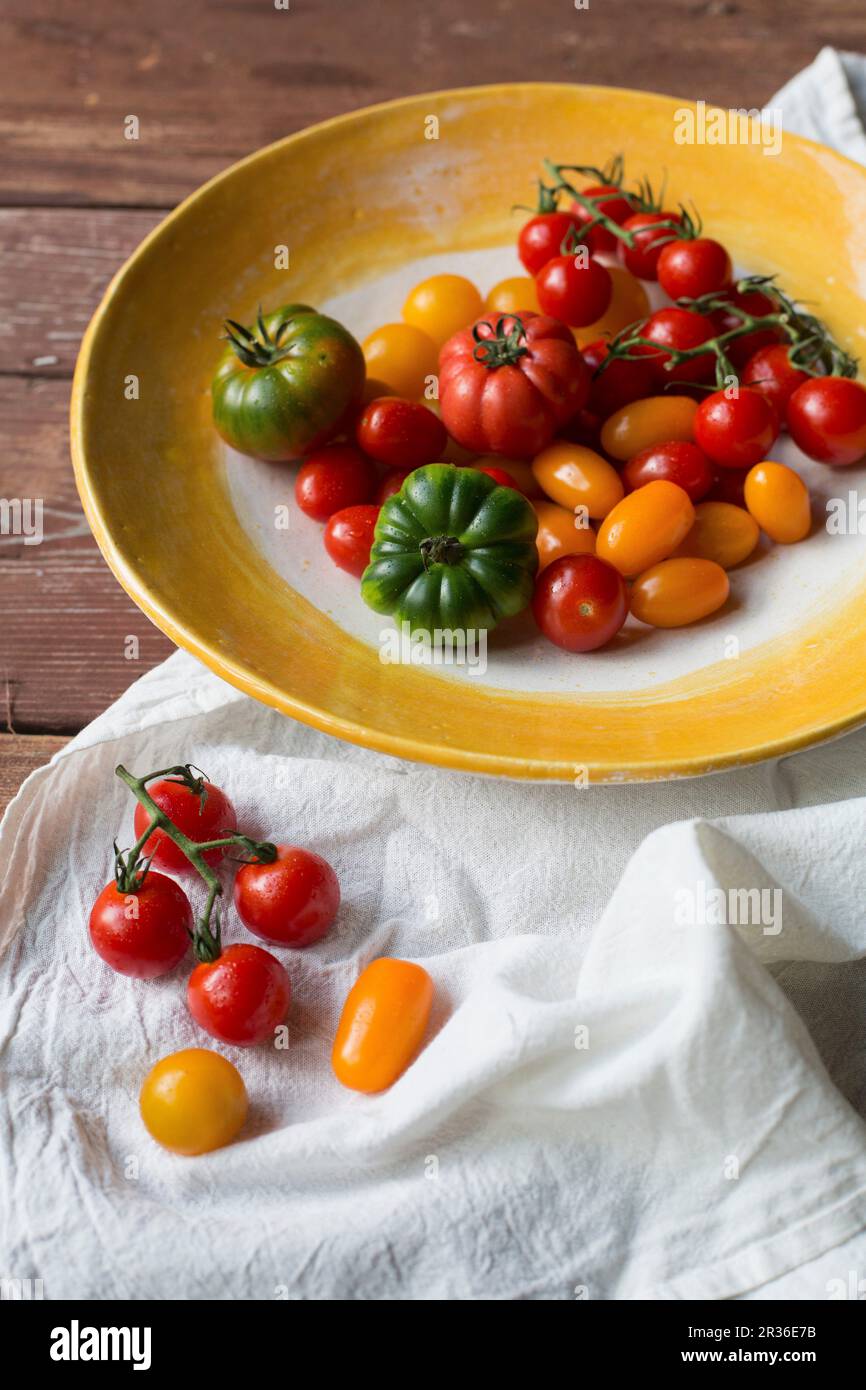 Tomatoes in various colors hi-res stock photography and images - Alamy