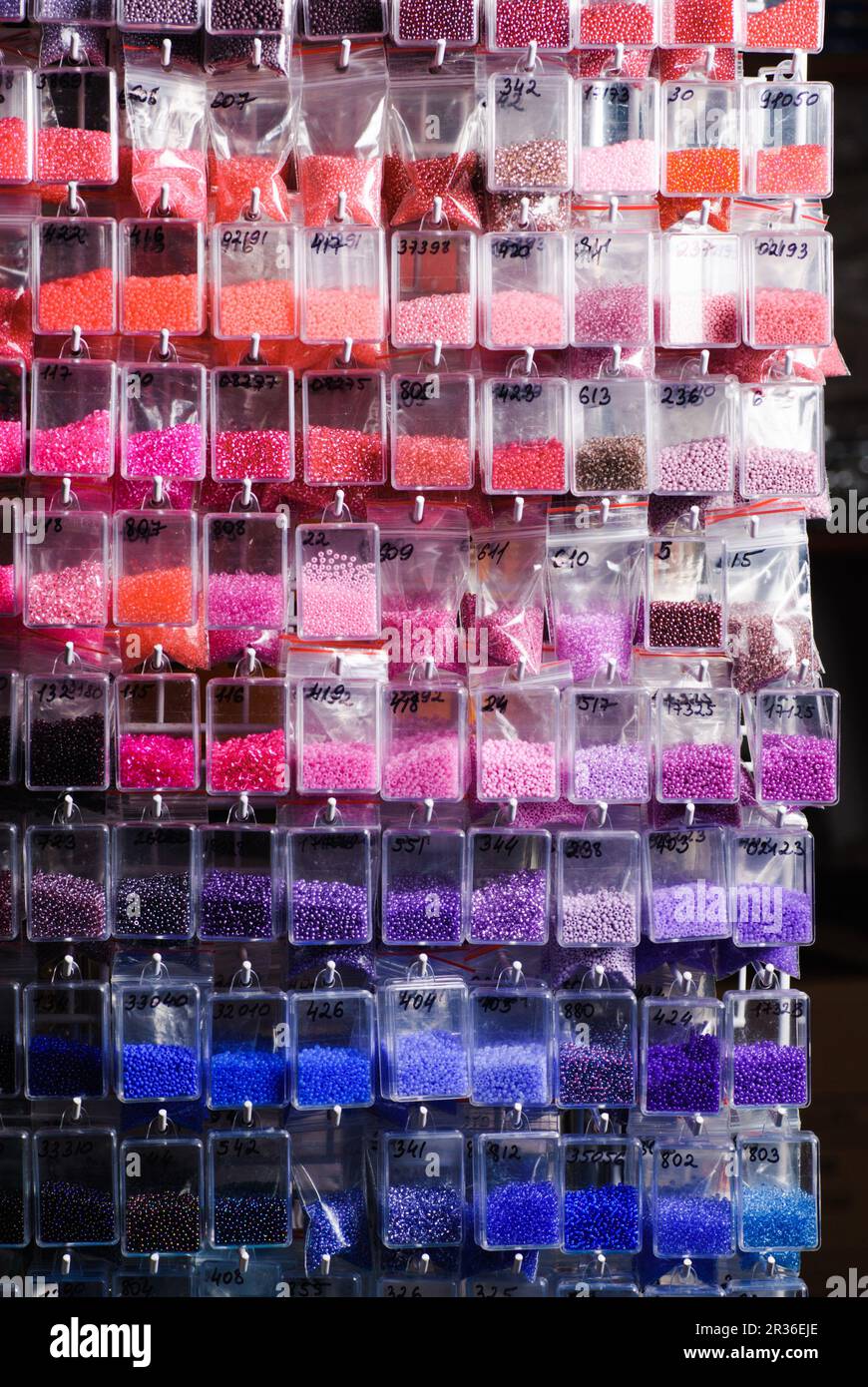 Work making beads hi-res stock photography and images - Alamy
