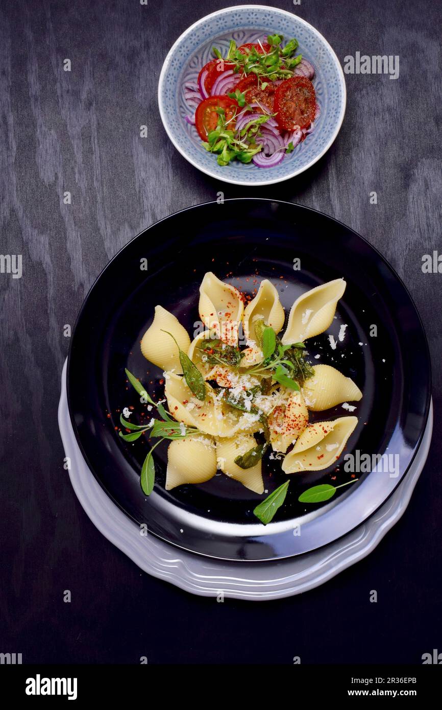 Shell pasta salad hi-res stock photography and images - Alamy