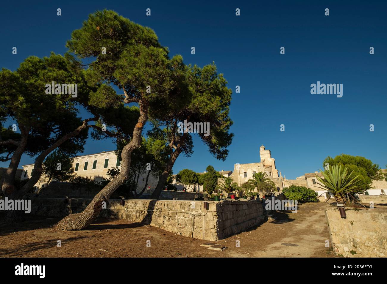 isla del Lazareto, Illa del Llatzeret, interior del puerto de Mahón ...